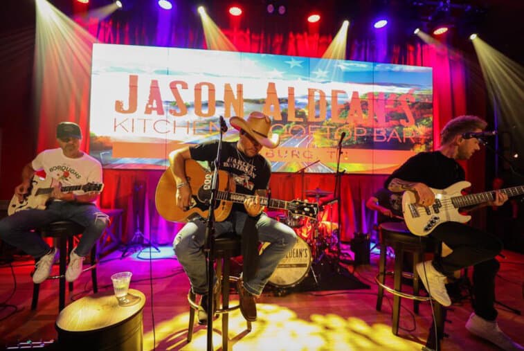 Jason Aldean Celebrates Grand Opening of Kitchen + Rooftop Bar In ...