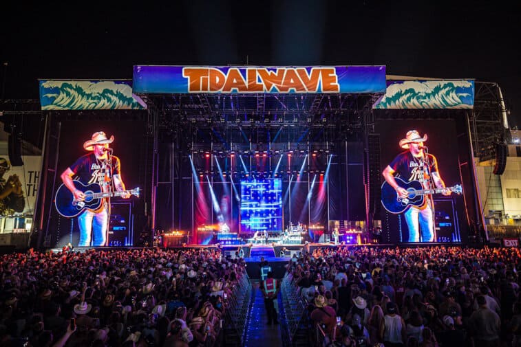 TidalWave Music Festival Makes A Splash In Atlantic City: See Photos ...