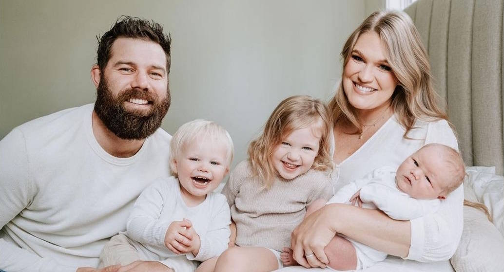 Jordan Davis Shares An Update On Life At Home With Three Kids Under ...