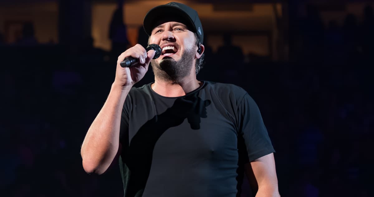 Luke Bryan's Resilience Shines At Sold-Out Nashville Concert Amid Vocal ...