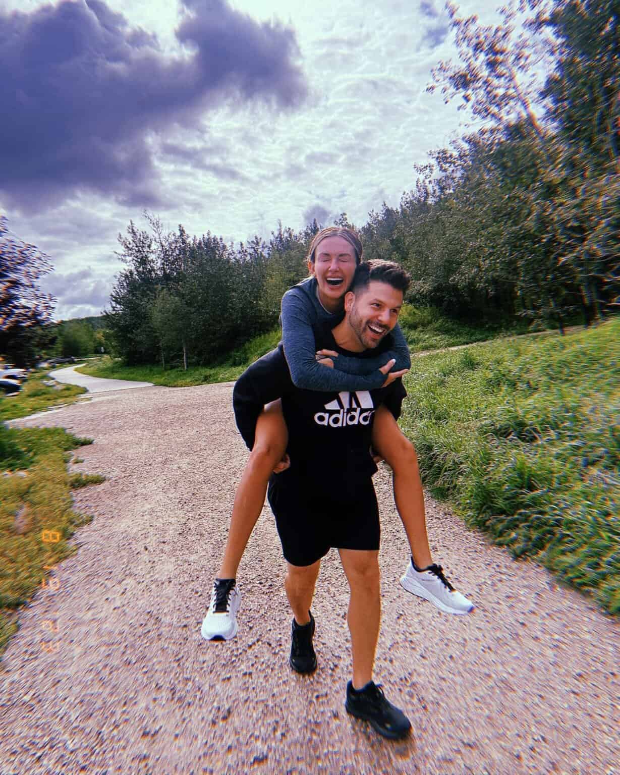 Fans Think Carly Pearce Is Dating Her Drummer B.C. Taylor - Country Now