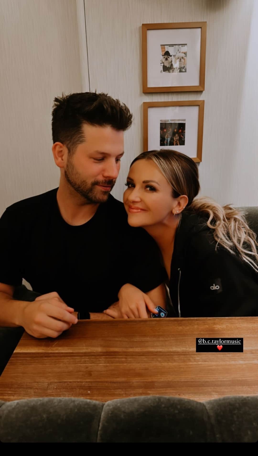 Fans Think Carly Pearce Is Dating Her Drummer B.C. Taylor - Country Now