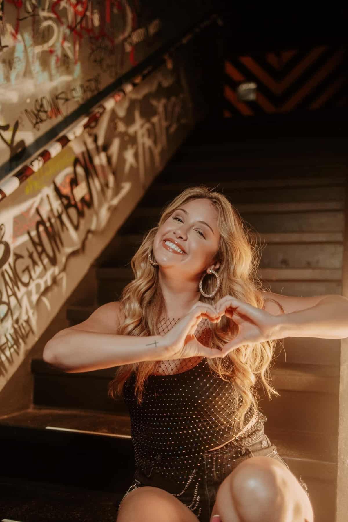 Alexandra Kay To Embrace Honesty and Vulnerability On Highly ...