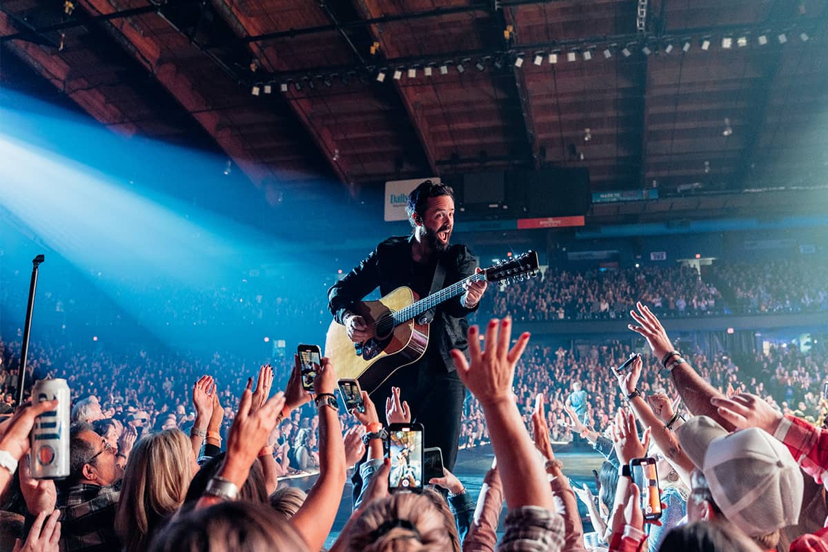 Old Dominion Ignites Chicago's Allstate Arena With Sold-Out Show On No ...