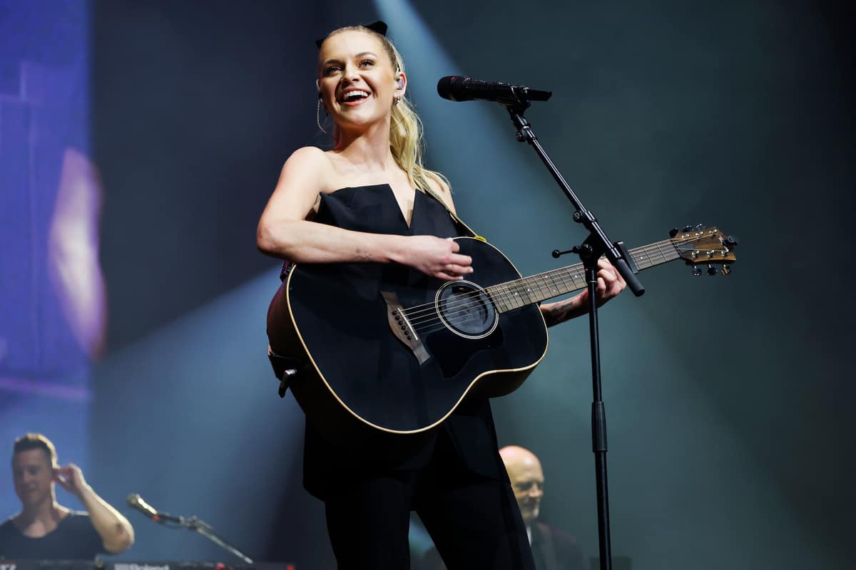Keith Urban, Vince Gill, And More Unite To Help Raise Over $900,000 For ...