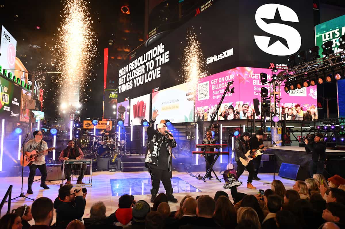See Inside Jelly Roll's Dream Come True New Year's Eve - Country Now