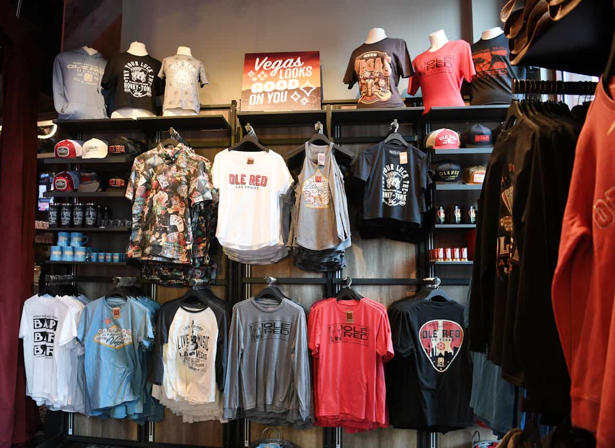 Blake Shelton's Ole Red Opens In Las Vegas: See Inside The 27,000 ...