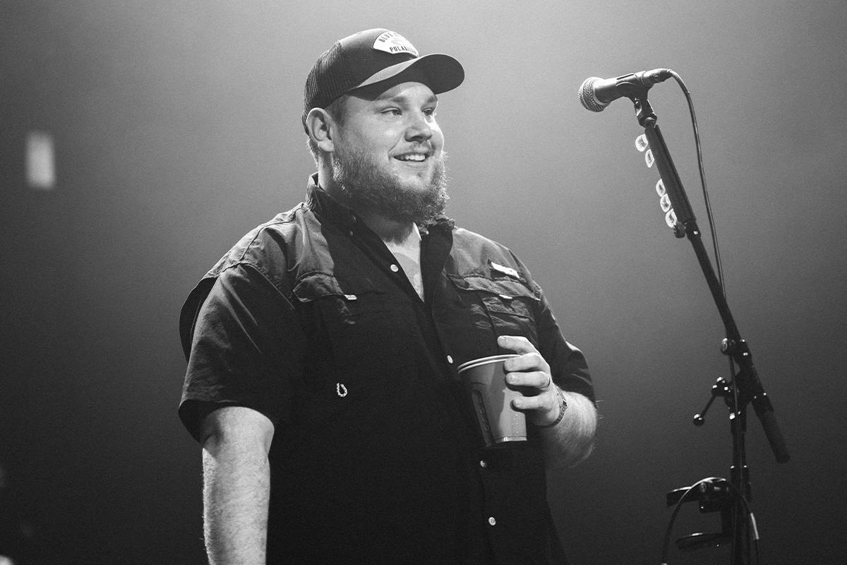 Luke Combs Delivers Private Acoustic Show At The Ryman For 'Living ...
