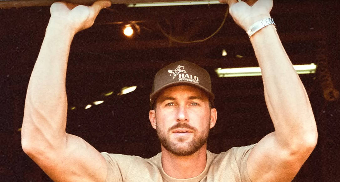 LISTEN: Riley Green's 'Rather Be' Highlights His Desire To Break Free ...