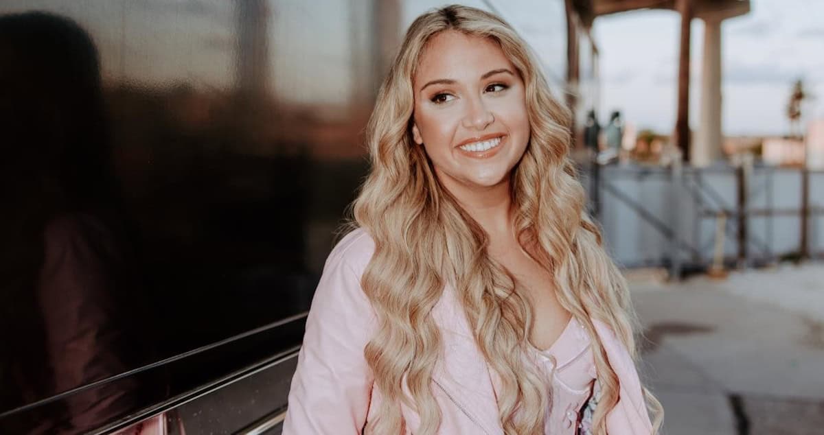 Alexandra Kay Reflects on Her Independent Journey Ahead of Major Arena ...