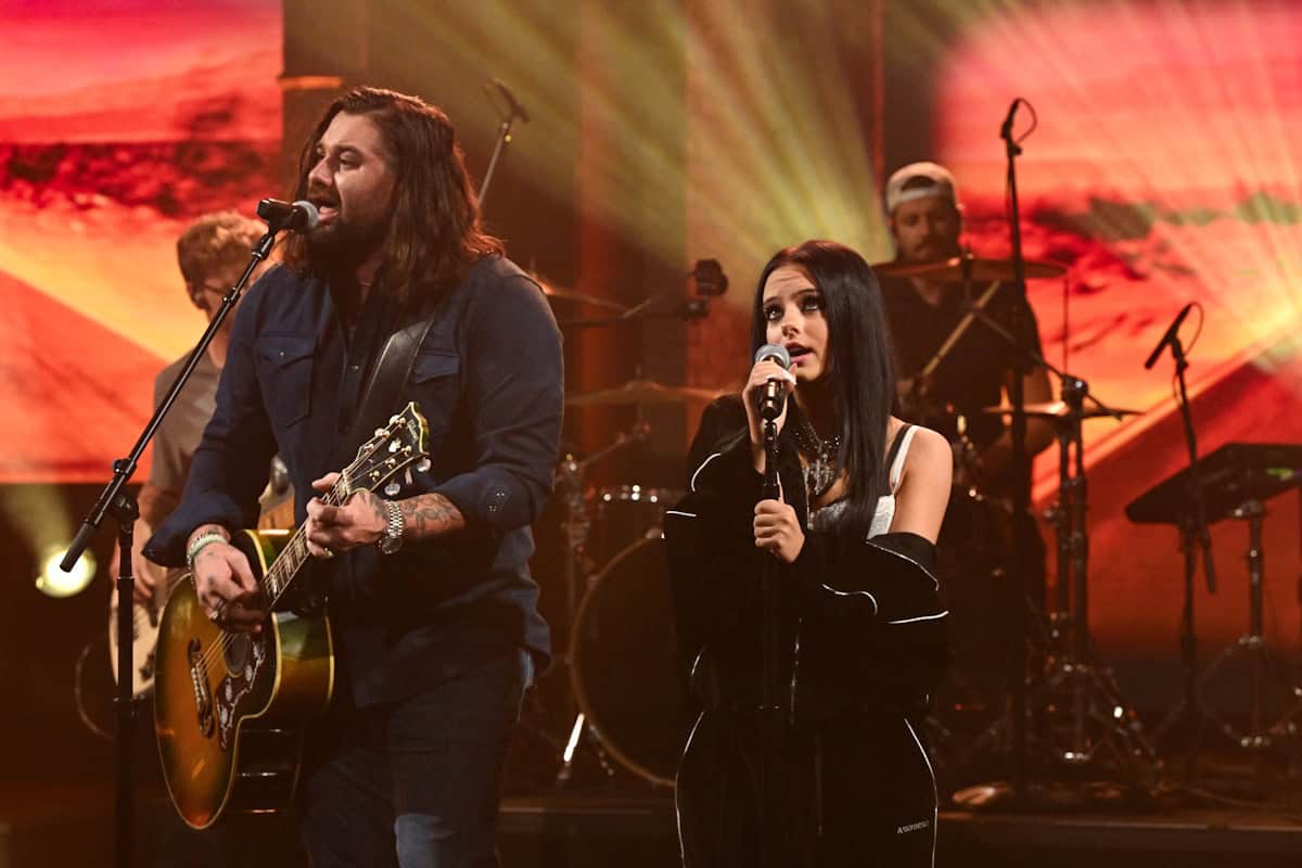 WATCH: Koe Wetzel Makes Late-Night Debut With Performance Of 'High Road ...