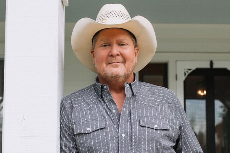 Tracy Lawrence Returns To His Home State To Be Inducted Into Texas ...