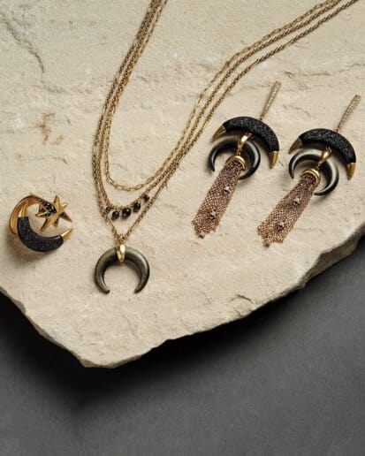 Lainey Wilson Partners with Kendra Scott for Stunning Jewelry ...