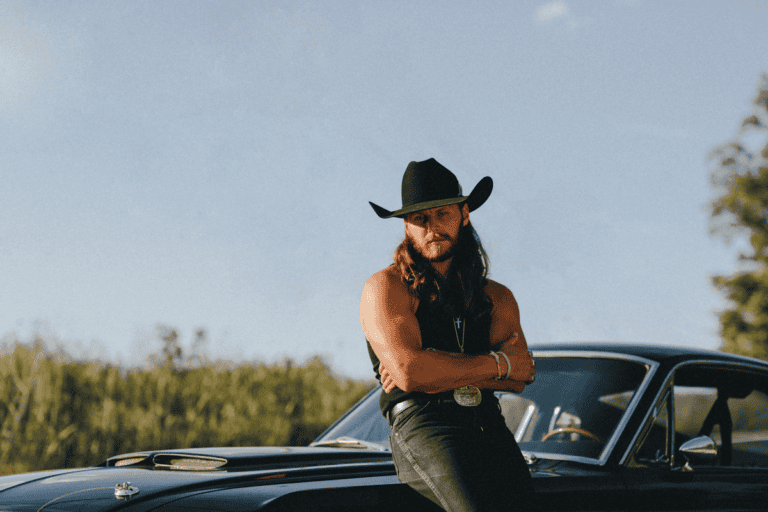 Warren Zeiders Surprises Sister With Life-Changing Gift - Country Now