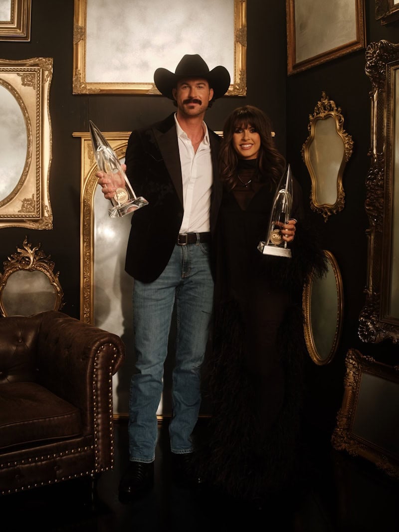 All The 2024 CMA Awards Winners: Chris Stapleton and Brooks & Dunn Make ...