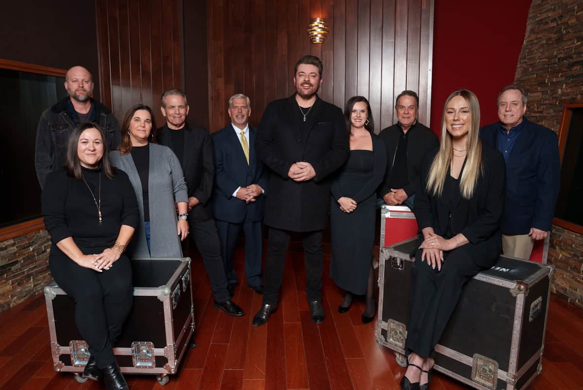 Chris Young Signals The Start Of A New Chapter With Heartfelt Ballad ...