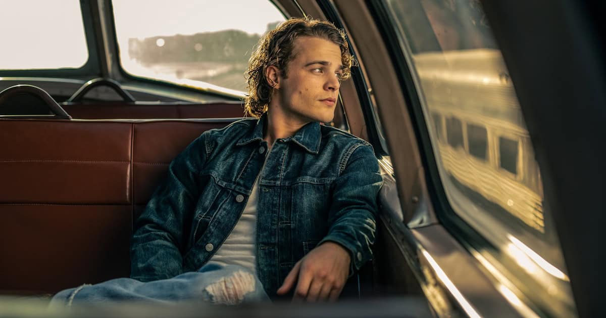 Max McNown Talks 'Night Diving' And The Power Of Symbolism In Lyrics ...