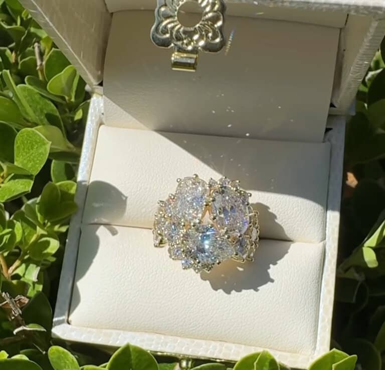 Lainey Wilson Spills The Tea On Her Surprise Engagement And Wedding ...