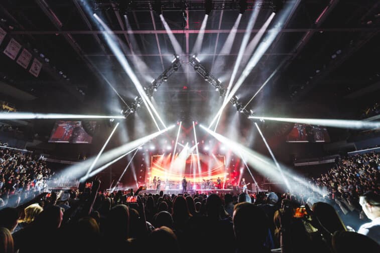 Rascal Flatts Kick Off 25th Anniversary Tour With Emotional, Hit-Filled ...