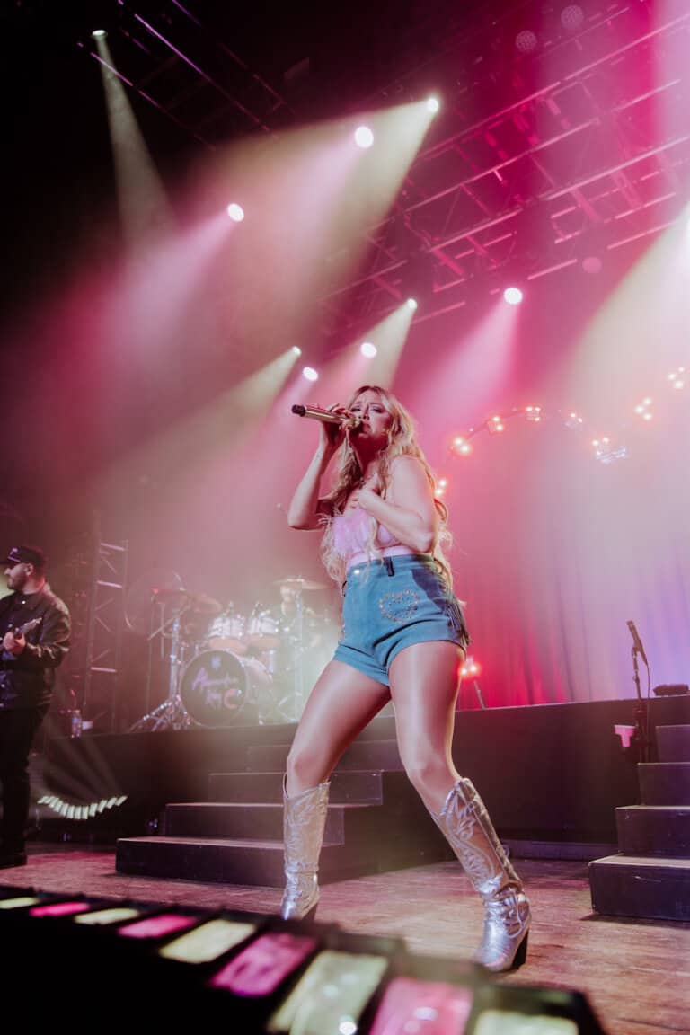 Alexandra Kay Shines During Sold-Out House of Blues Chicago Concert ...