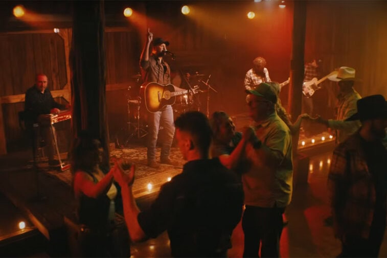 WATCH: Luke Bryan Captures Nostalgia And Country Charm In 'Country Song ...
