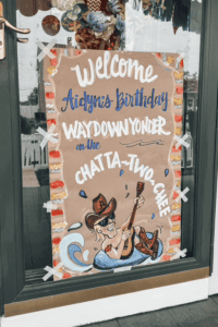 Alan Jackson Inspires Viral 'Chatta-TWO-Chee' Birthday Party for 2-Year ...