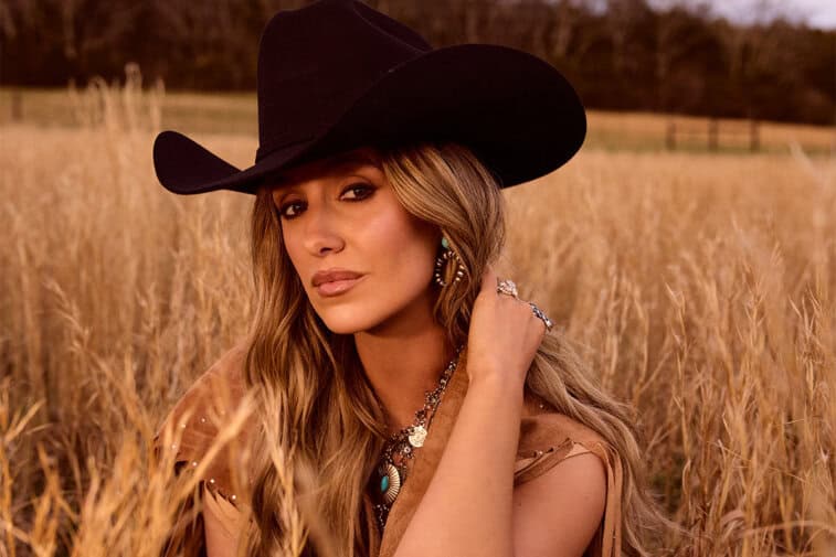 Lainey Wilson’s Iconic Outfits, Childhood Keepsakes, And More Featured ...