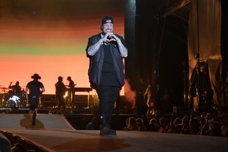 Country Thunder Florida Brought The Heat To Tampa With Superstar ...
