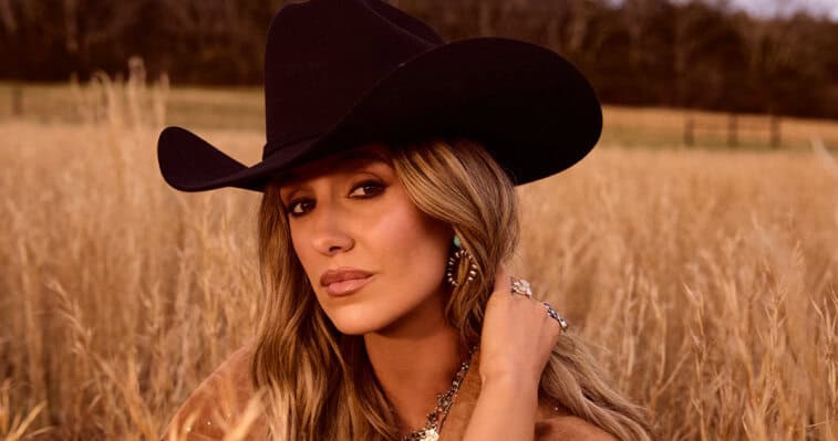 Lainey Wilson Honors Small Towns And Lost Love In New Single ...