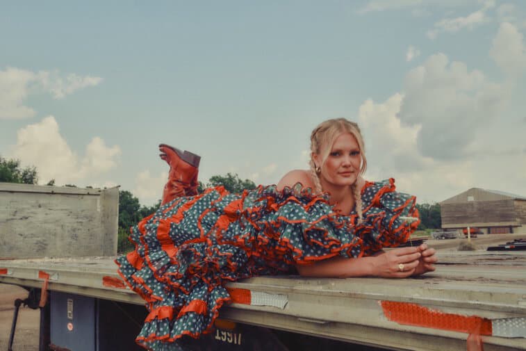 Hailey Whitters Channels Small-Town Dreams and Big-Time Charm on New ...