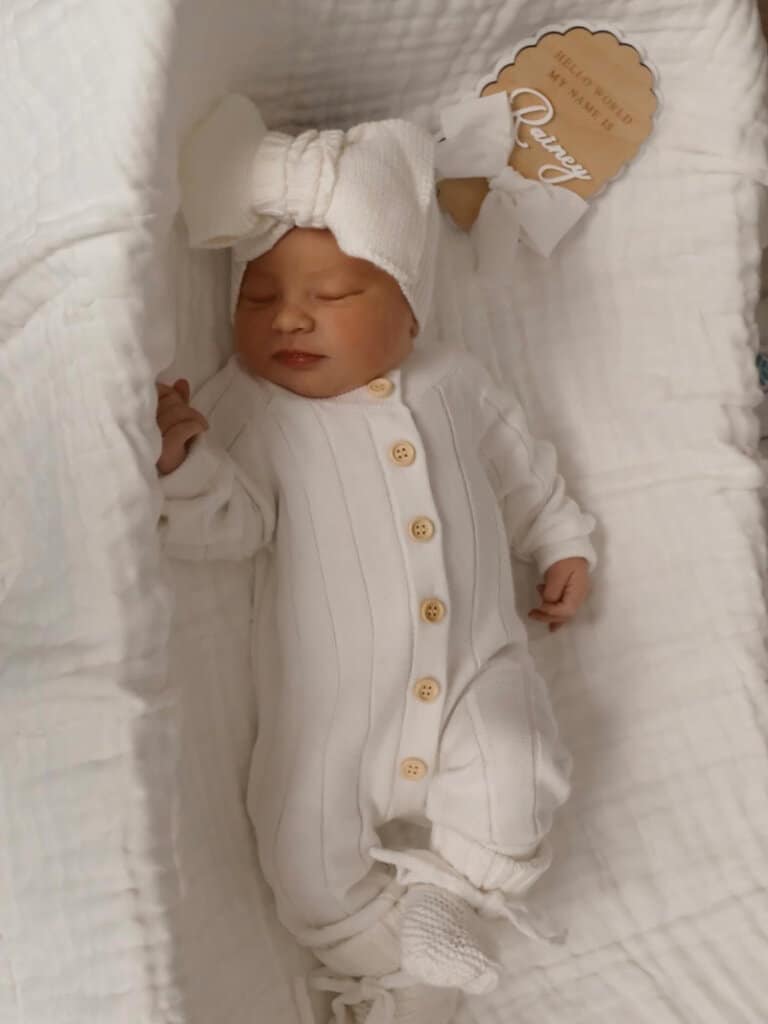 Cole Swindell and Wife Courtney Welcome First Child: 'Our Greatest ...