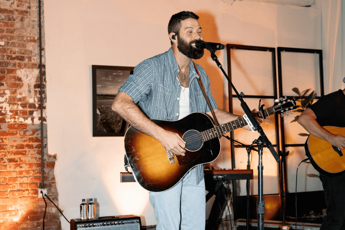 Jordan Davis Celebrates No. 1 Milestone, Previews New Album in ...