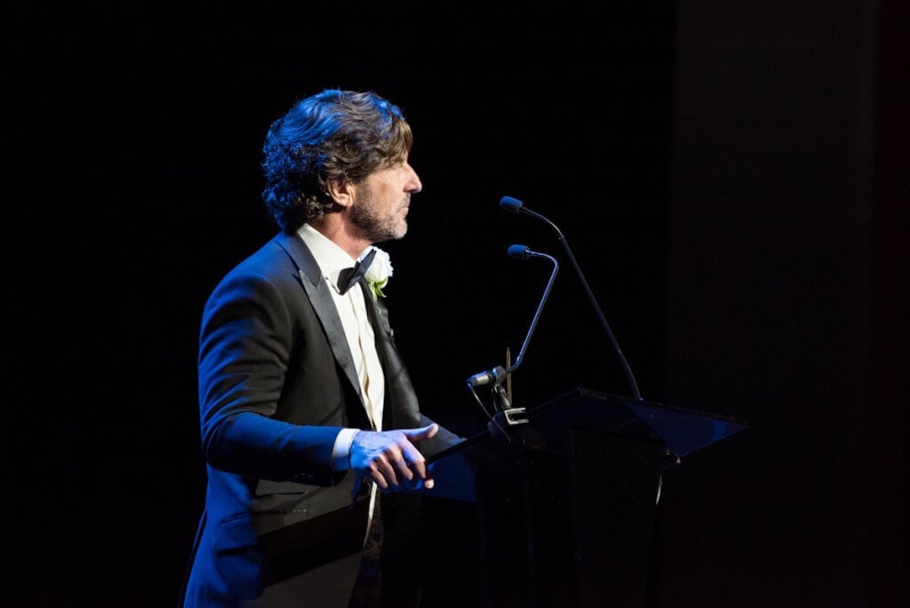 Jason Aldean Pays Tribute to Friend and Hitmaker Brett James After ...