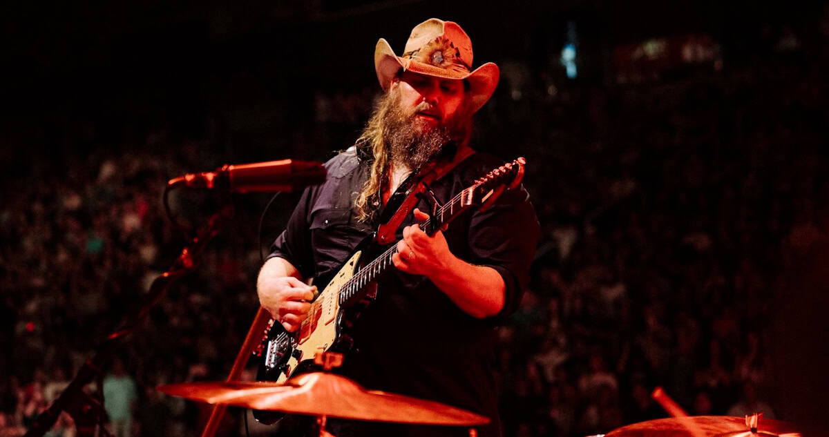 Chris Stapleton Gives A Nod To His Iconic National Anthem Performance ...