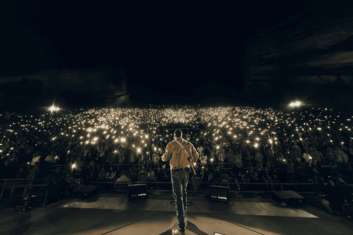 Jordan Davis Checks Red Rocks Off His Bucket List With Unforgettable ...