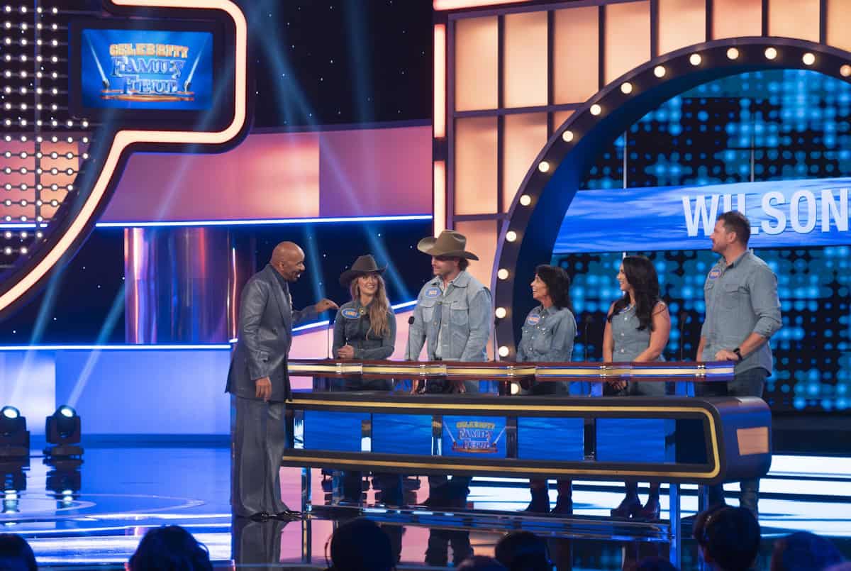 Lainey Wilson and Leanne Morgan Face Off in Hilarious Britney Spears ...