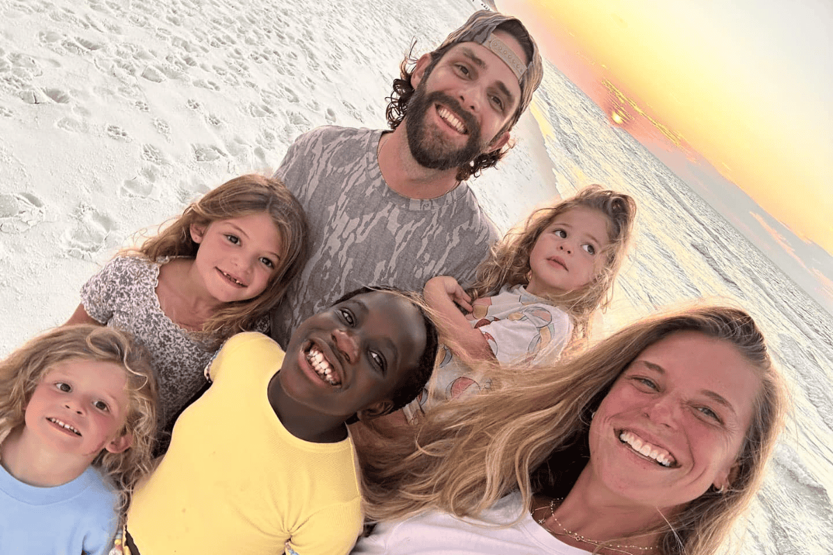 Thomas Rhett On Instilling Kindness In His Kids As He Continues His ...