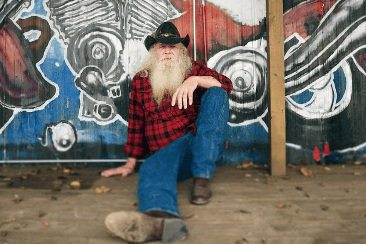 Elmer Denzel Irwin, Beloved Owner of Nashville’s Santa’s Pub, Dies ...