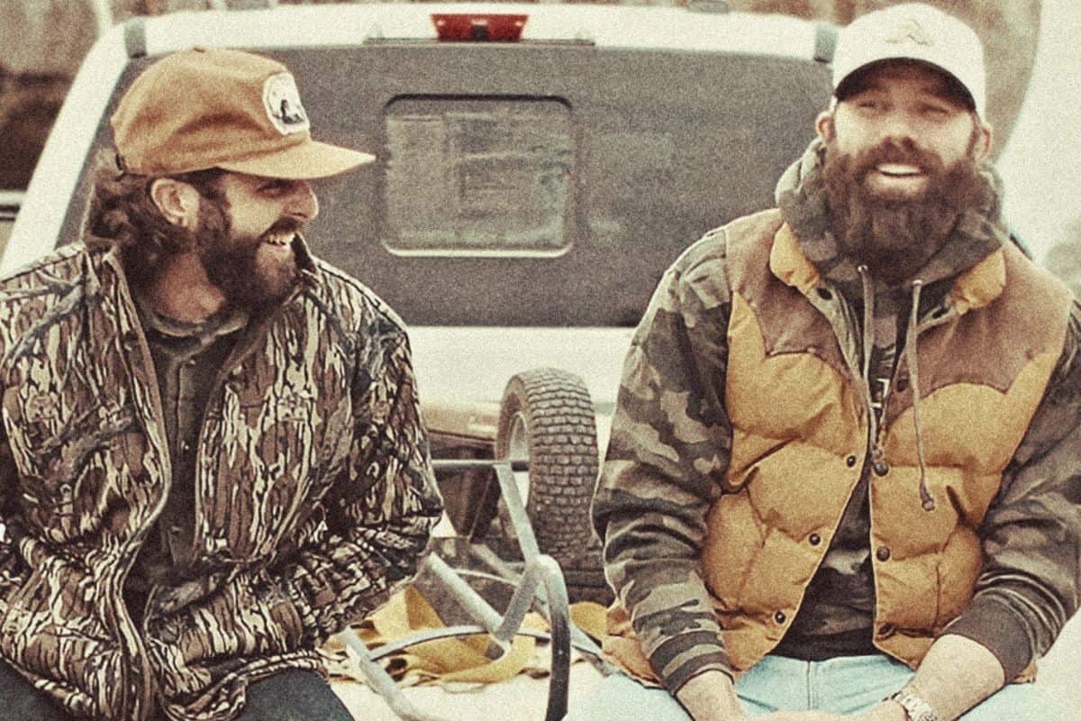 Thomas Rhett Reveals How One Line Sparked His New Song 'Ain’t A Bad ...