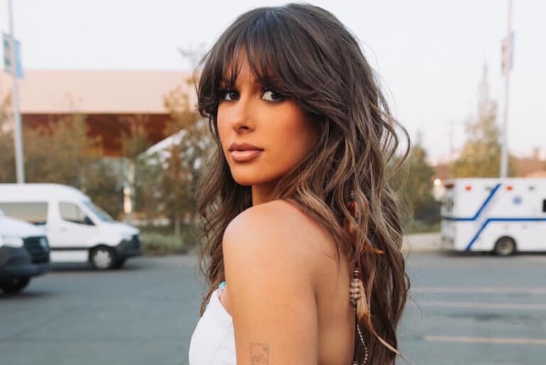 Ella Langley Makes Chart History as 'Choosin’ Texas' Tops Billboard Hot ...