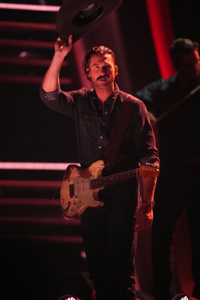 Riley Green Delivers Sexy 'Worst Way' Performance at CMA Awards ...