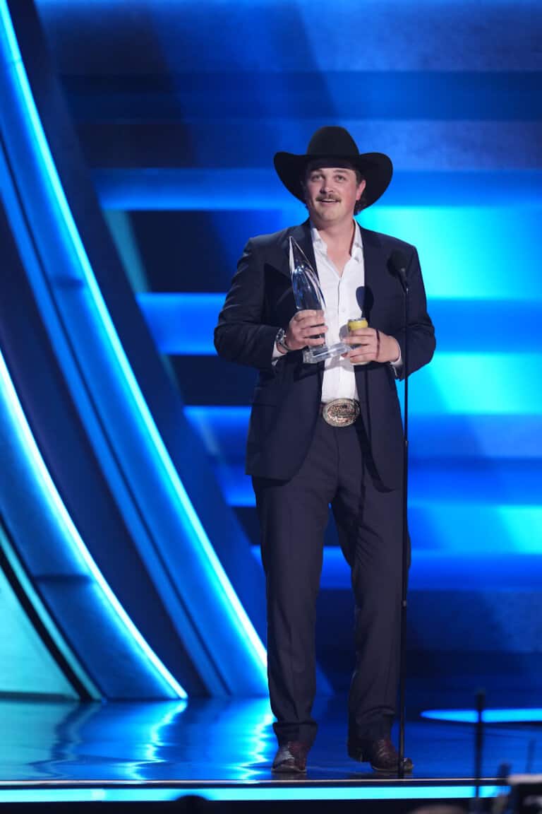 2025 CMA Awards: Complete Winners List - Country Now