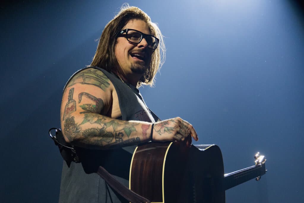 HARDY, Miranda Lambert & More Help Raise $350K at 'Country vs. Cancer ...