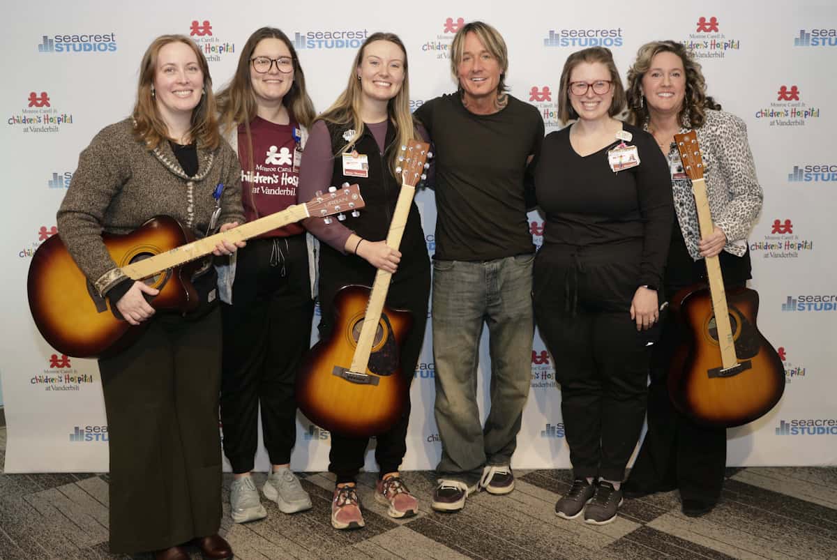 Keith Urban Brings Music and Holiday Cheer to Monroe Carell Jr ...