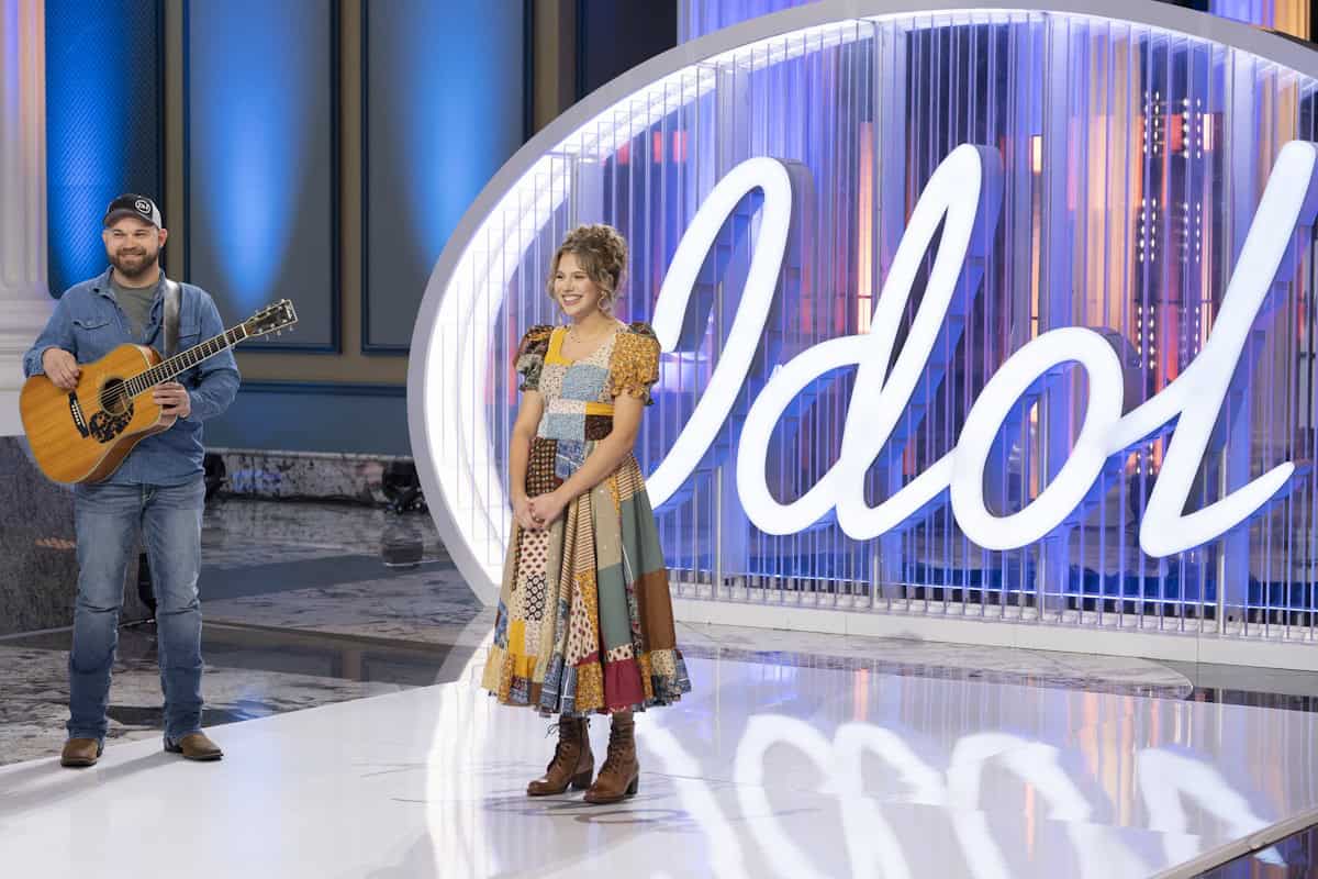 Carrie Underwood Reaches for Tissues as Hannah Harper Moves American ...