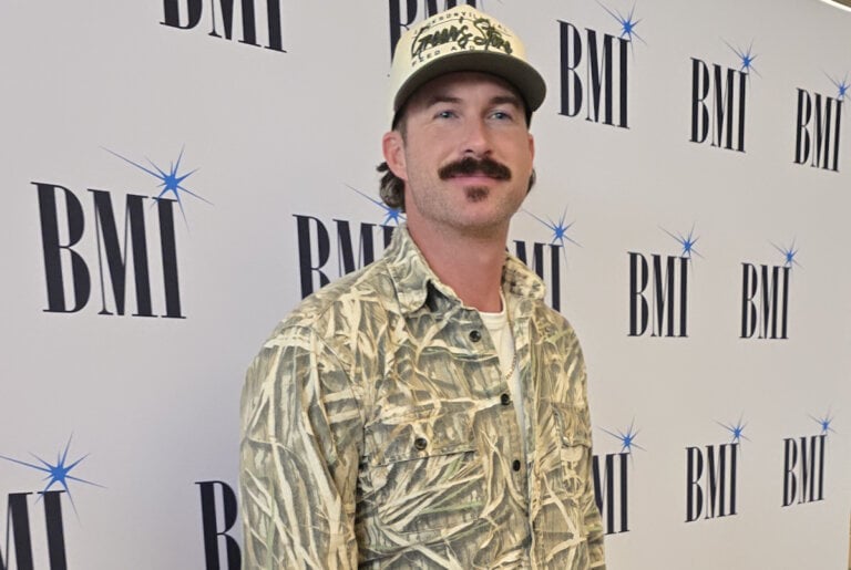 Riley Green Celebrates Back-to-Back Self-Written No. 1 Hits in ...